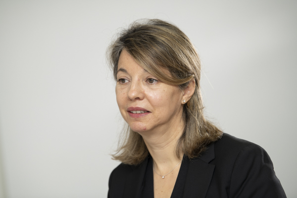 SABINE VENIEL-LE NAVENNEC - Ecole Doctorale Droit et Science Politique